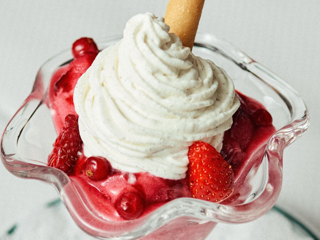 A propos / Paris / LE CORNICHON